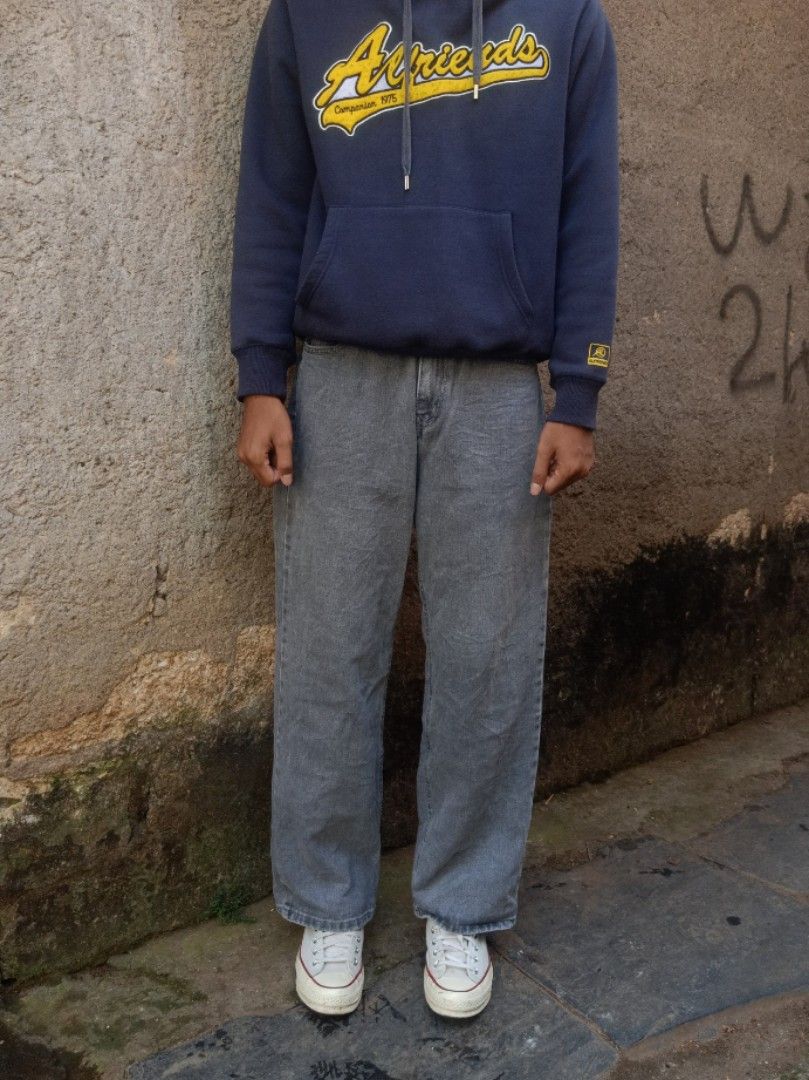 Baggy jeans cocoro, Fesyen Pria, Pakaian , Bawahan di Carousell