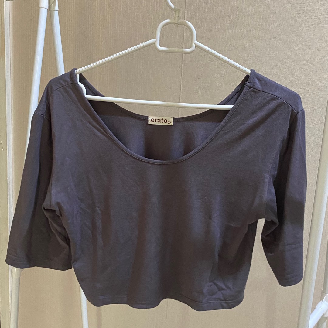 FREE ONG-Erato Lyla Top, Fesyen Wanita, Pakaian Wanita, Atasan di Carousell