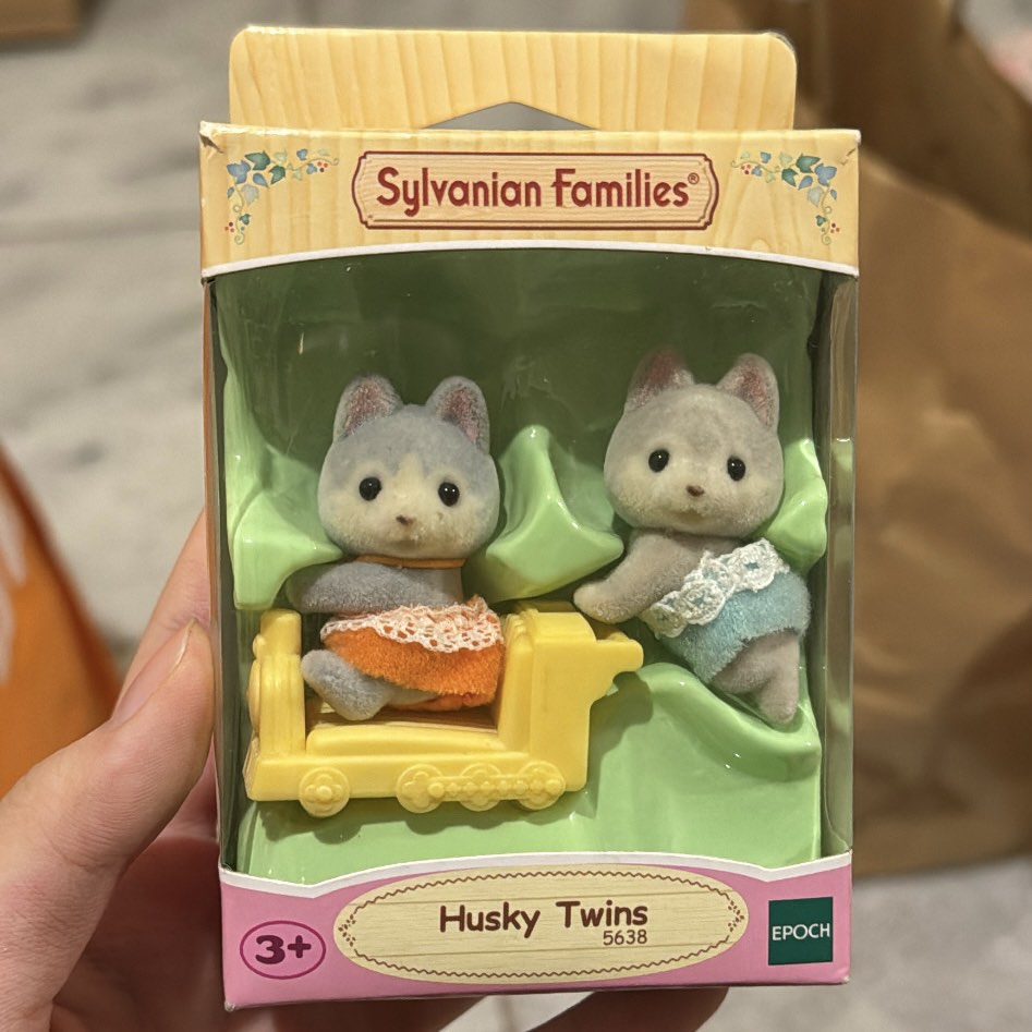 husky twins sylvanian families, Toys & Collectibles, Mainan di Carousell