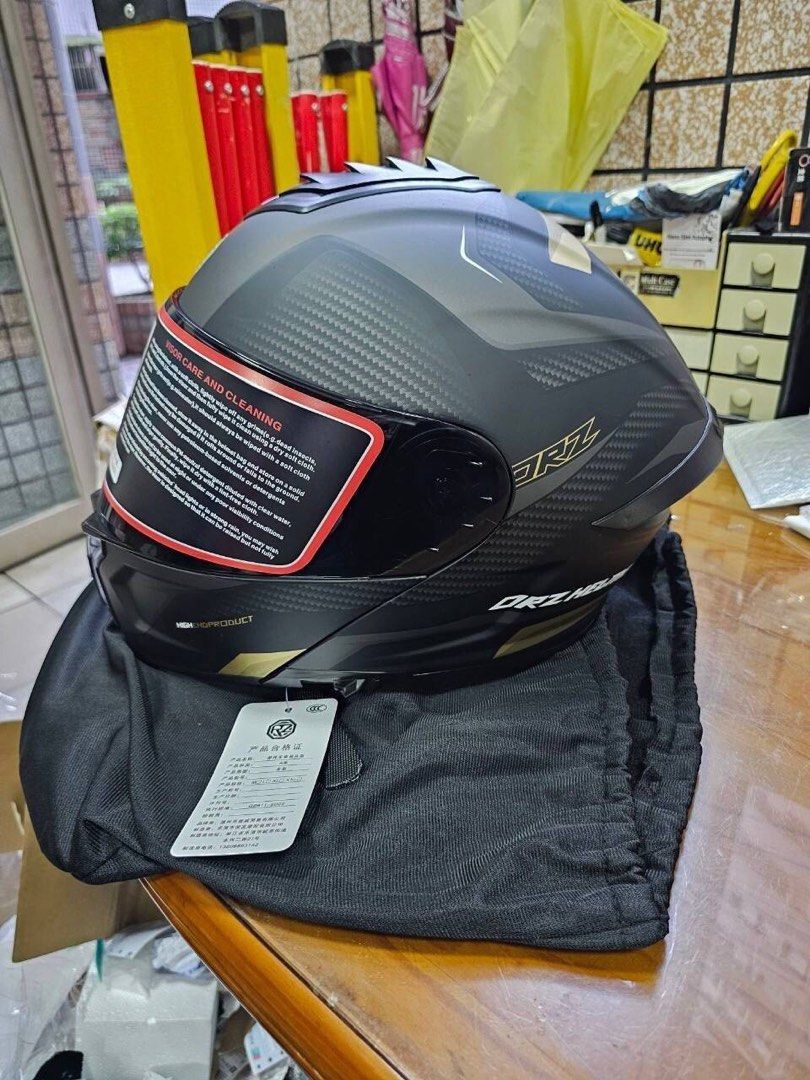 ORZ motorbike modular helmet with double visor and DOT certificate, 他的時尚, 手錶及配件, 帽子在旋轉拍賣