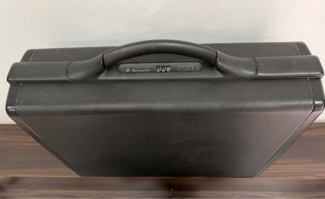Samsonite Briefcase, Men's Fashion, Bags, Briefcases on Carousell