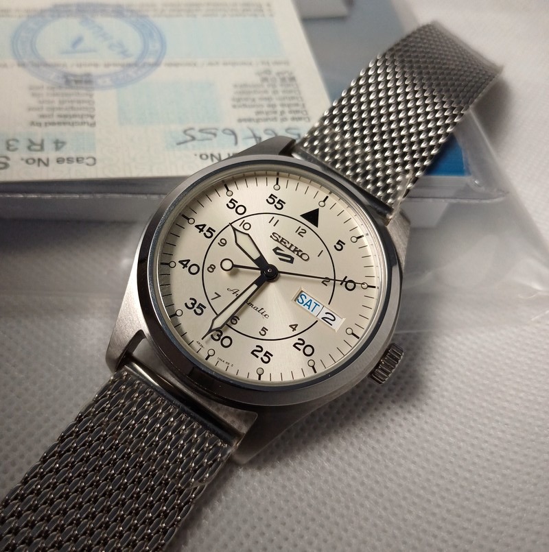 Seiko 5 Pilot Style SRPH21K1, Men's Fashion, Watches & Accessories ...