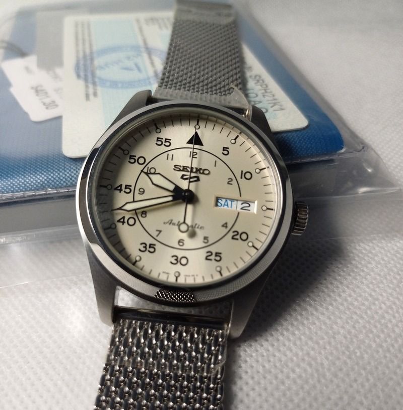 Seiko 5 Pilot Style SRPH21K1, Men's Fashion, Watches & Accessories ...