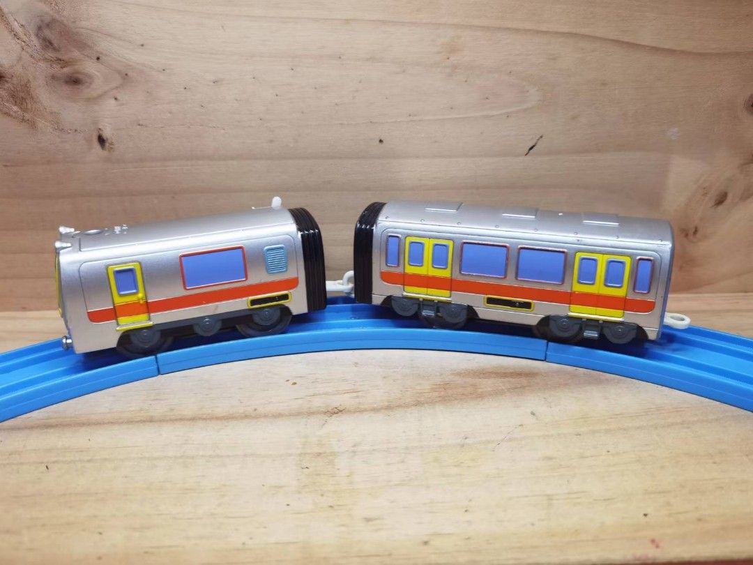 Takara Tomy Chuggington Railway Motorised Train - Emery, Hobbies & Toys ...