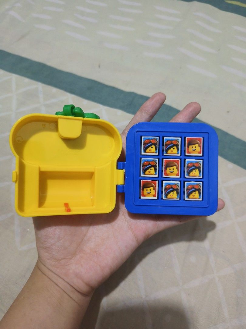 Preloved take all toys meal (Lego, Squishy burger, boneka mini,Miniatur ...