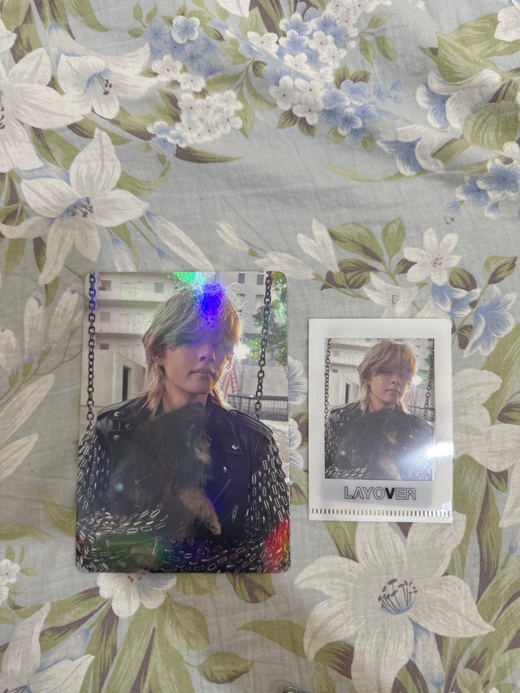 V Layover Photocard/Frame Weverse POB, Hobbies & Toys, Memorabilia ...