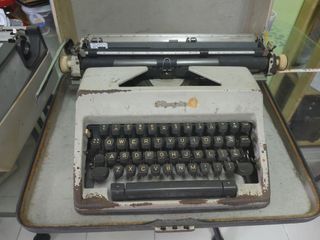 Hanimex Regal Typewriter (Fully Functional), Hobbies & Toys ...