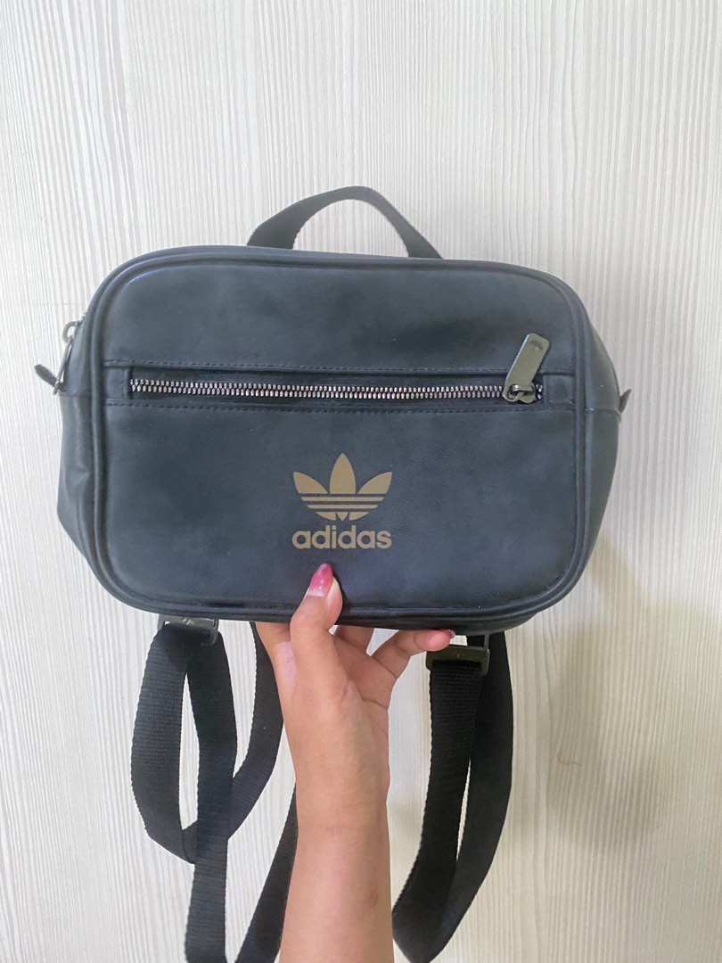 ADIDAS ORIGINALS BP MINI AIRI BAG, Fesyen Wanita, Tas & Dompet di Carousell