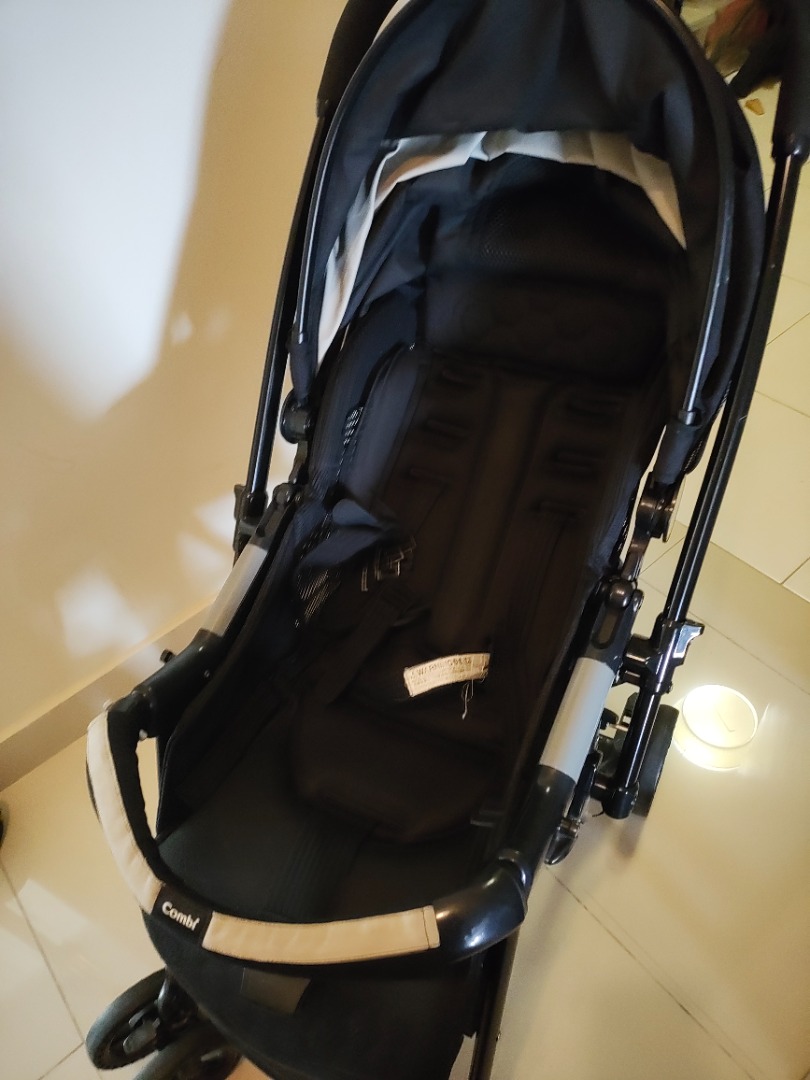 Combi walker lite, Babies & Kids, Going Out, Strollers on Carousell