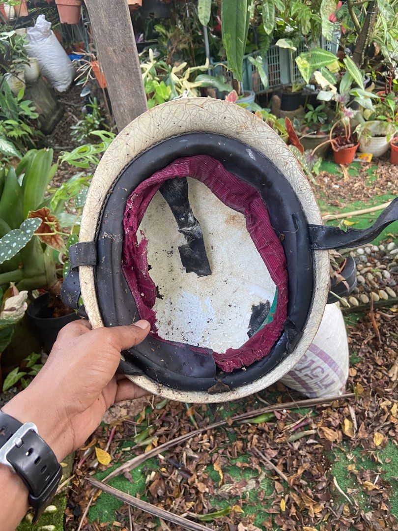 Helmet topi lama, Hobbies & Toys, Collectibles & Memorabilia, Vintage ...