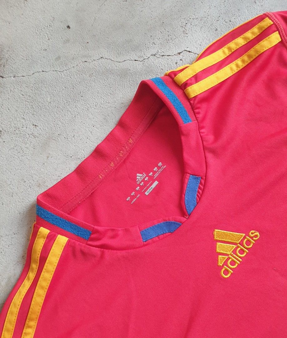 Jersey Timnas Spain Red Star 1, Fesyen Pria, Pakaian , Atasan di Carousell