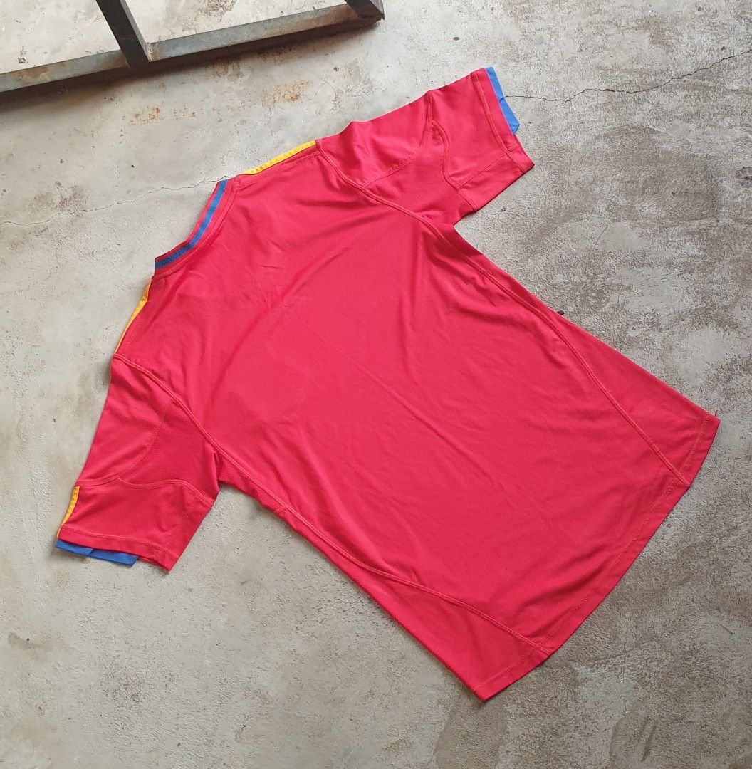 Jersey Timnas Spain Red Star 1, Fesyen Pria, Pakaian , Atasan di Carousell