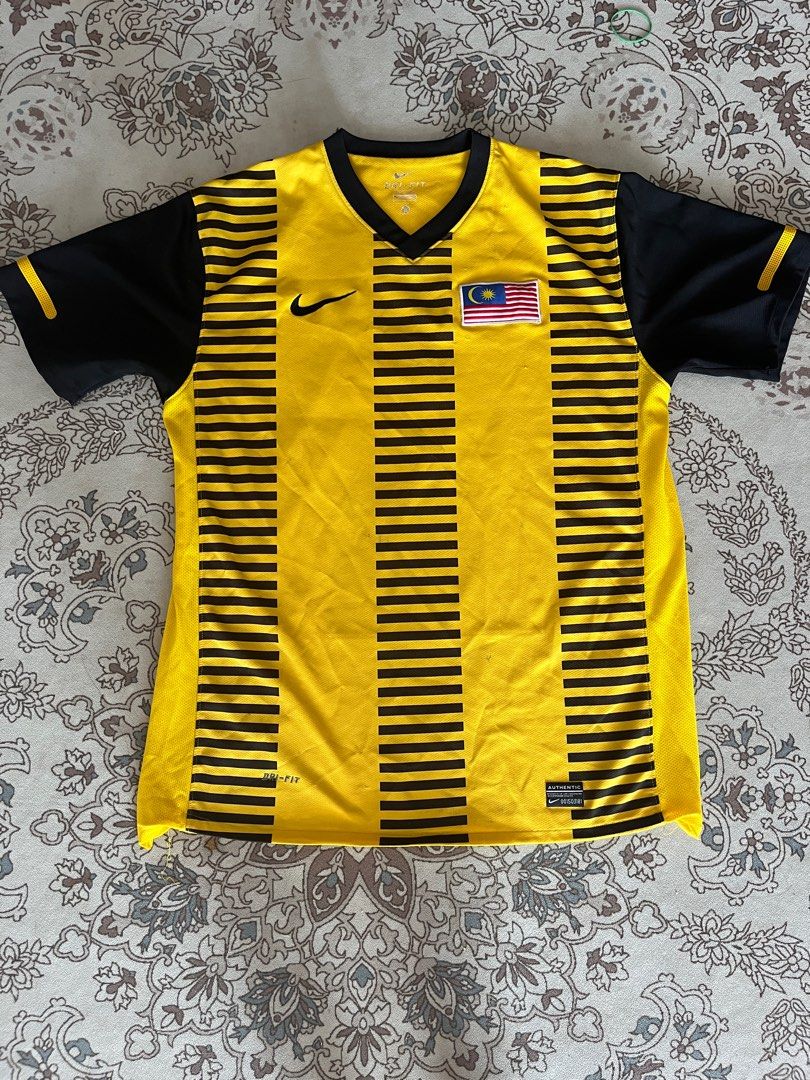 Malaysia Jersi, Men's Fashion, Activewear on Carousell