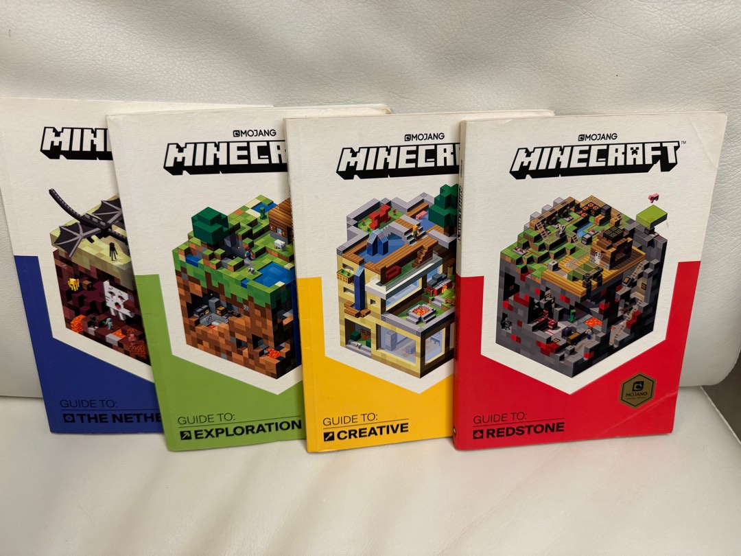 Minecraft : Guide Collection (4 books), 興趣及遊戲, 玩具 & 遊戲類 - Carousell