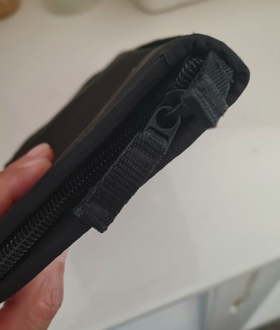 Muji travel organiser zip wallet, Women's Fashion, Bags & Wallets ...