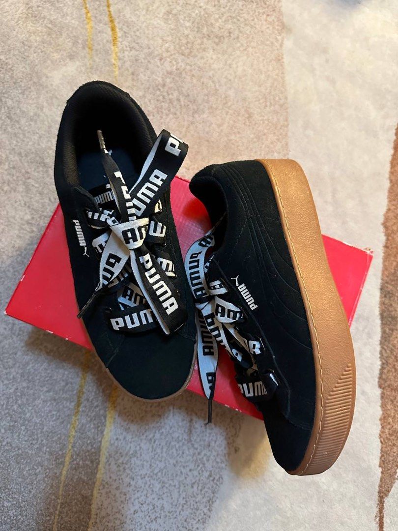 PUMA VICKY, Women's Fashion, Footwear, Sneakers on Carousell