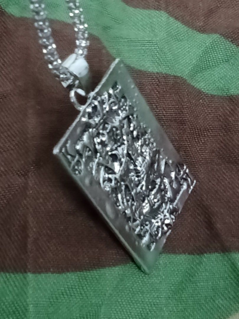 Rantai punk motif King Charles / Lekuk, Men's Fashion, Activewear on ...