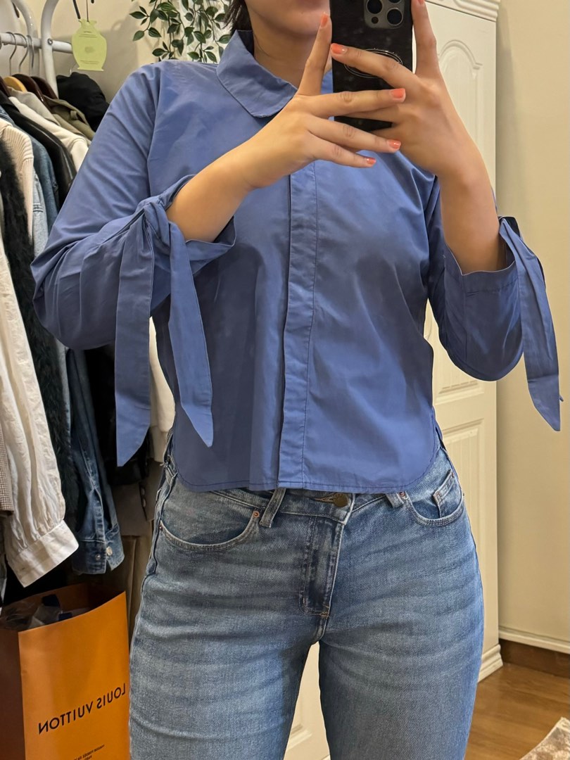 Roepi Blue Crop Top, Fesyen Wanita, Pakaian Wanita, Atasan di Carousell