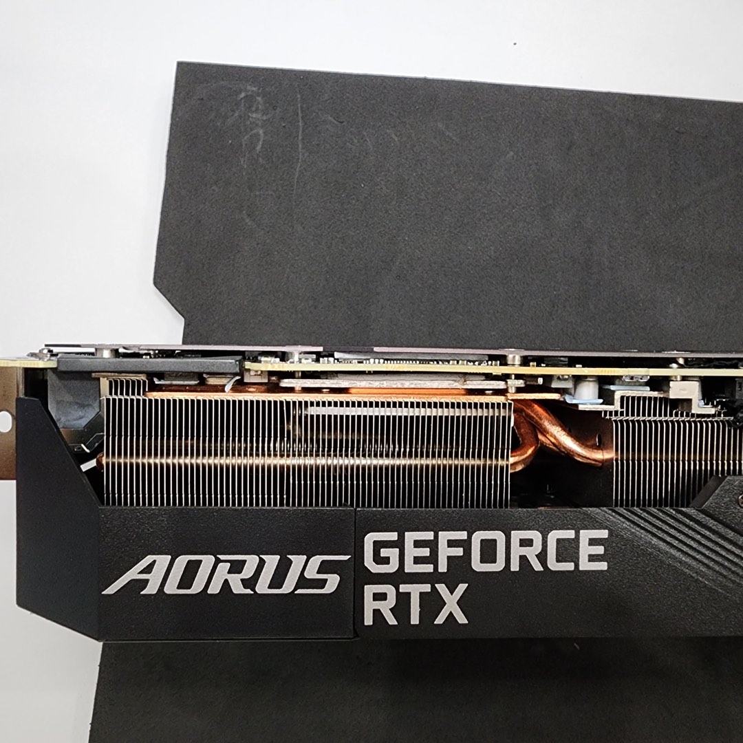 Aorus xtreme Geoforce RTX 3090, Elektronik, TV & Perlengkapan Hiburan ...