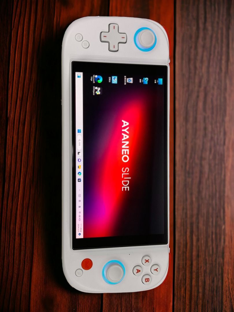 Ayaneo Slide 標配 R7-7840/16/512, 電腦＆科技, 手提電腦 - Carousell