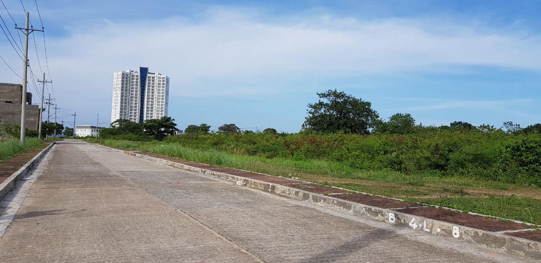 Beach Lot at Discovery Bay Resort and Residences, Punta Engano, Mactan ...