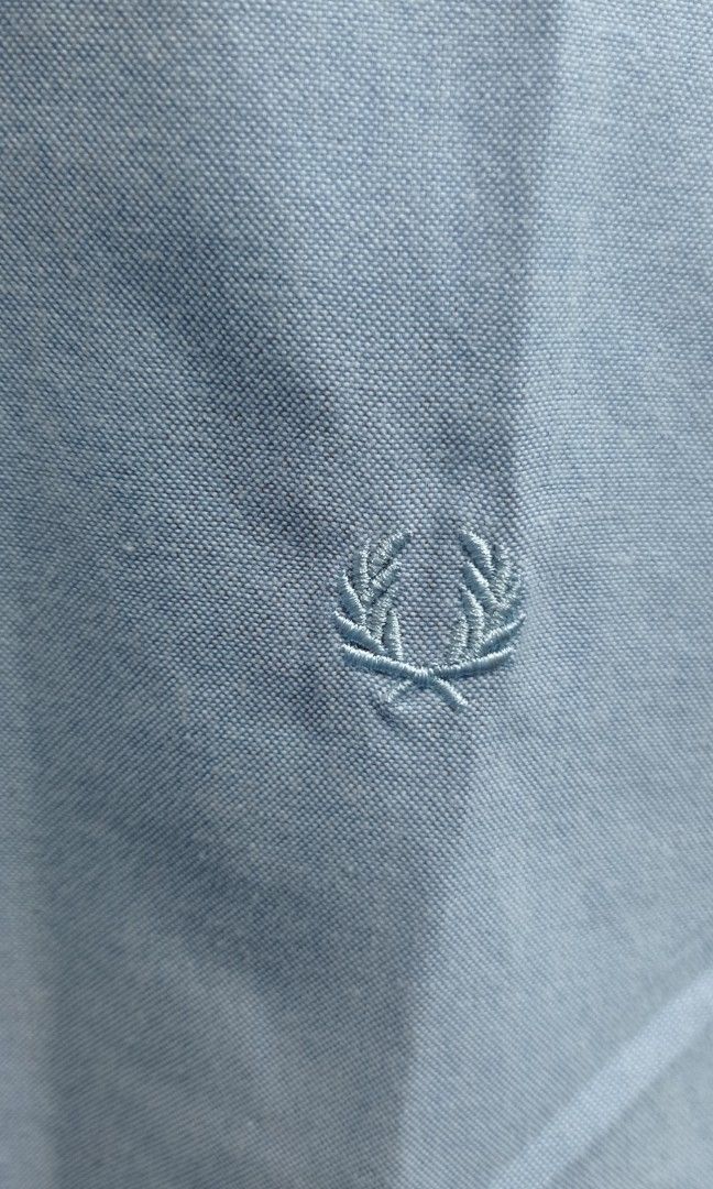 FRED PERRY KEMEJA BLUE SKY, Fesyen Pria, Pakaian , Atasan di Carousell