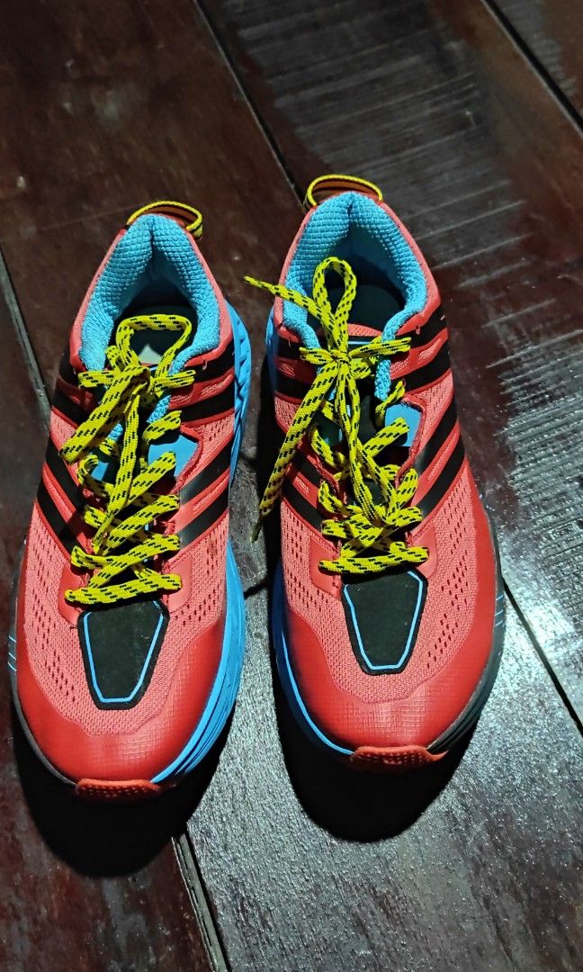 Hoka speed goat 3, Sports Equipment, Hiking & Camping on Carousell