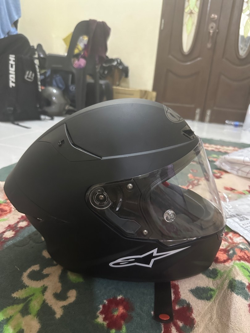 Kyt ttc matte black, Motorbikes on Carousell