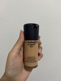 Original Studio Fix Fluid SPF 15 24HR Matte Foundation + Oil Control ...