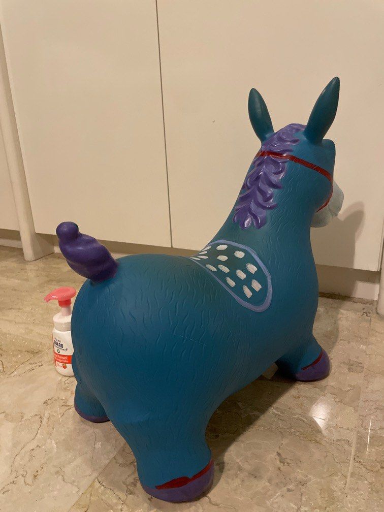 Mainan kuda kudaan karet, Bayi & Anak, Mainan & Baby Walker di Carousell