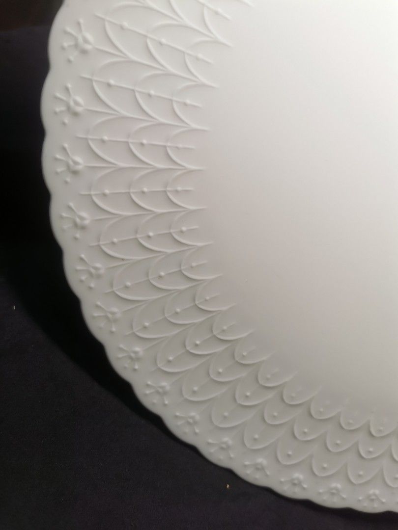 NARUMI SILKY White cake plate 29cm.B22, Furniture & Home Living ...