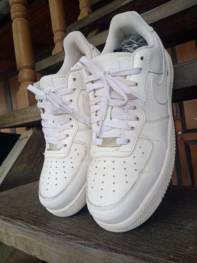 Nike Air Force 1 Full White, Fesyen Pria, Sepatu , Sneakers di Carousell