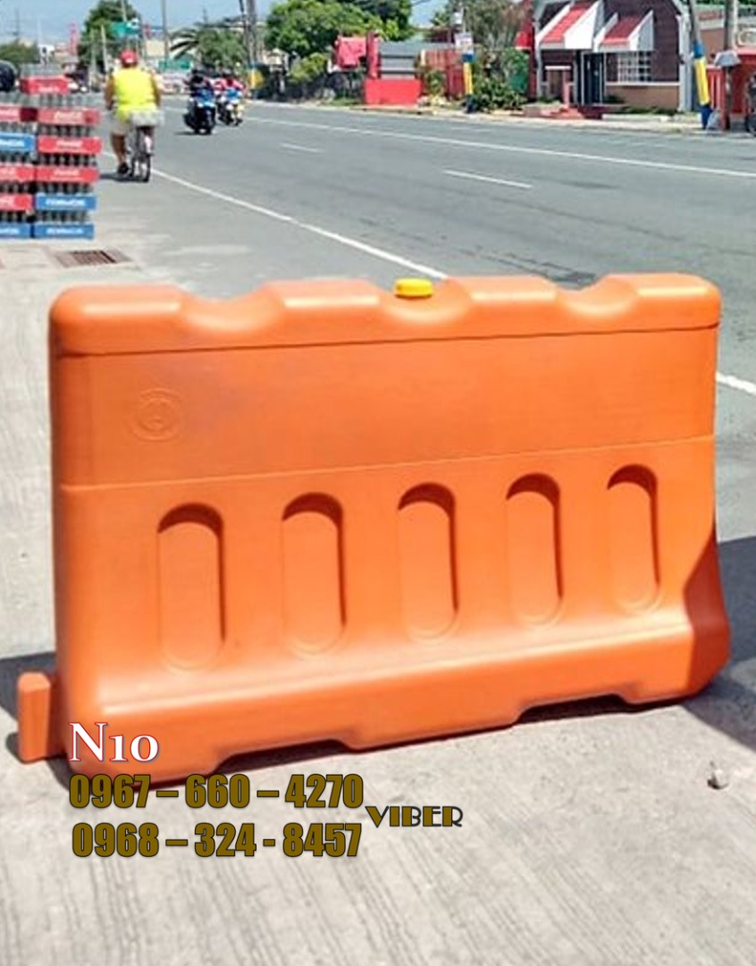 plastic road barrier brb-classic, Commercial & Industrial, Construction ...