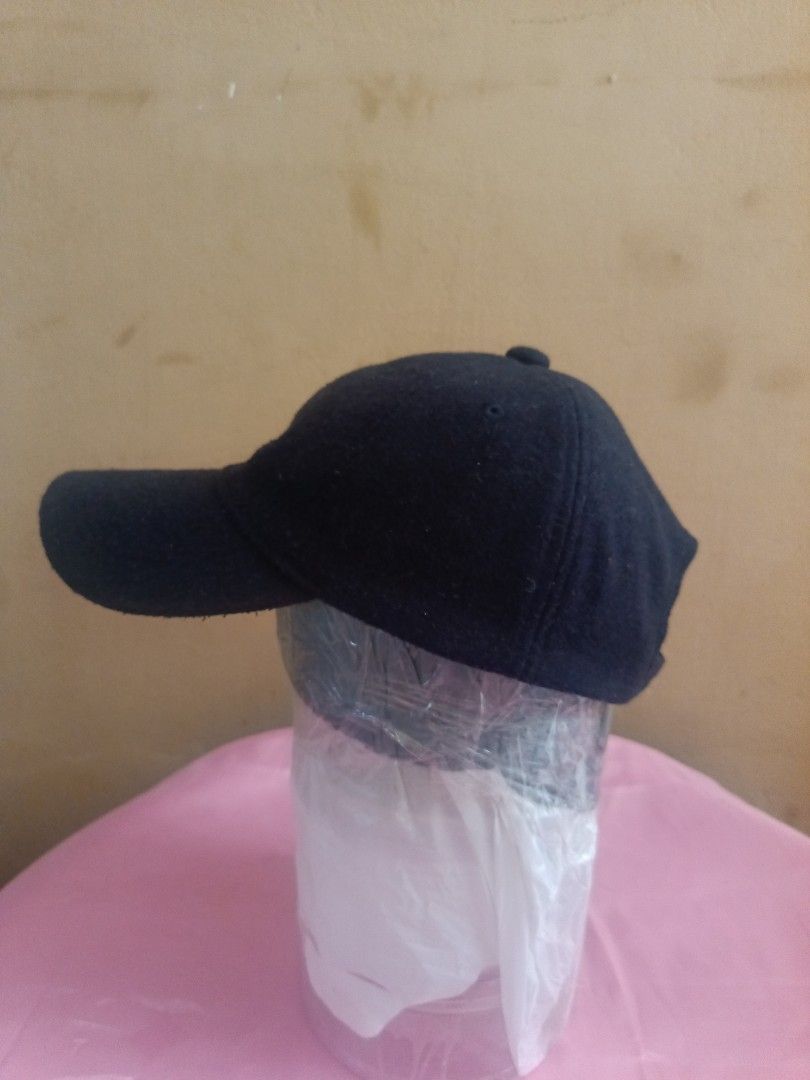 Topi Hitam Polos Teballlll, Fesyen Pria, Aksesoris, Topi di Carousell