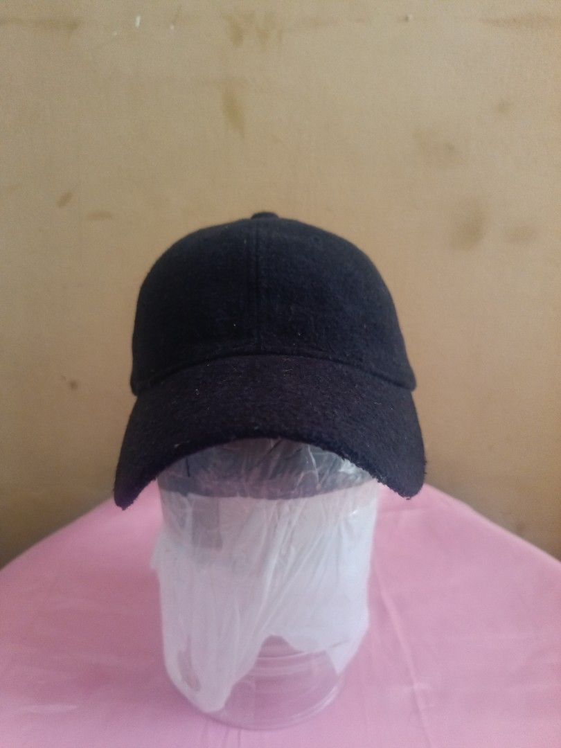 Topi Hitam Polos Teballlll, Fesyen Pria, Aksesoris, Topi di Carousell