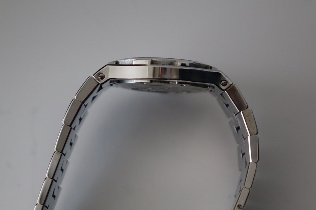 Vacheron Constantin Overseas Gen 1 42040 white guilloche dial, Luxury ...