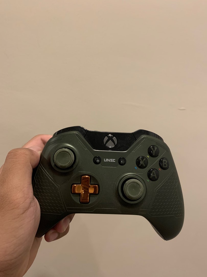 Xbox controller, Video Gaming, Gaming Accessories, Controllers on Carousell