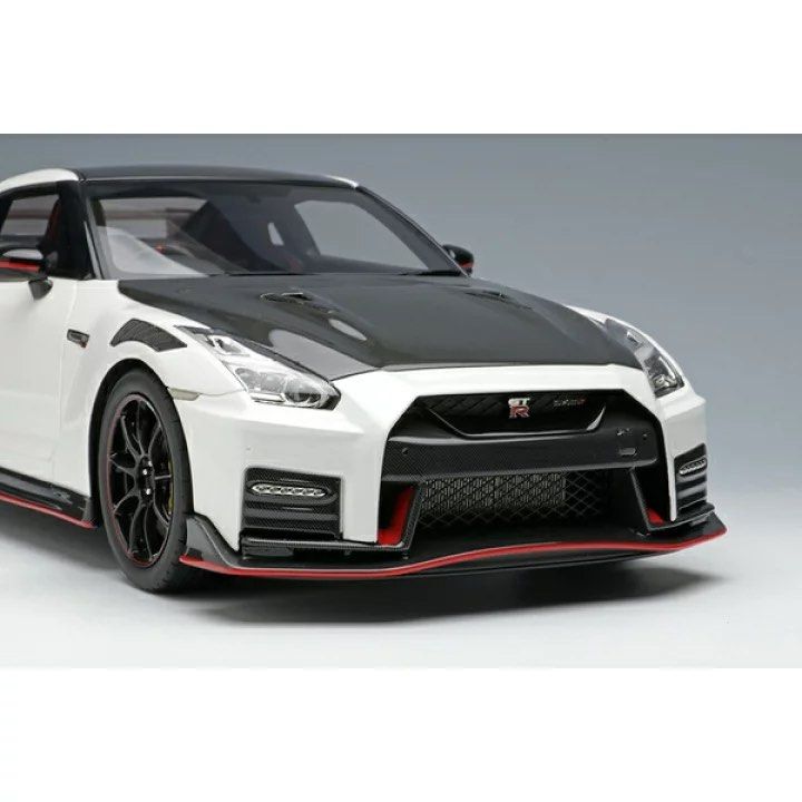 全新/18 IM060B Make Up IDEA Nissan GTR R35 NISMO 2022 - Brilliant White Pearl, 興趣及遊戲, 玩具 & 遊戲類 ...