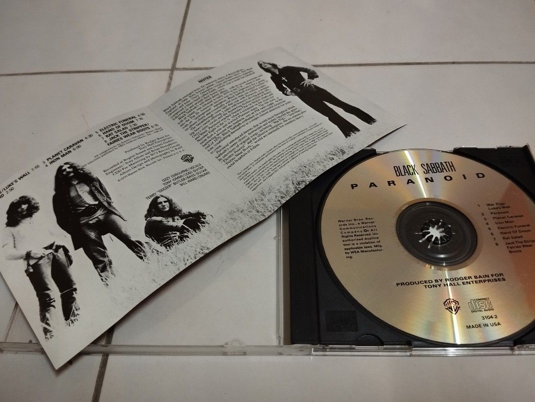 BLACK SABBATH - PARANOID ALBUM CD, Hobbies & Toys, Music & Media, CDs ...