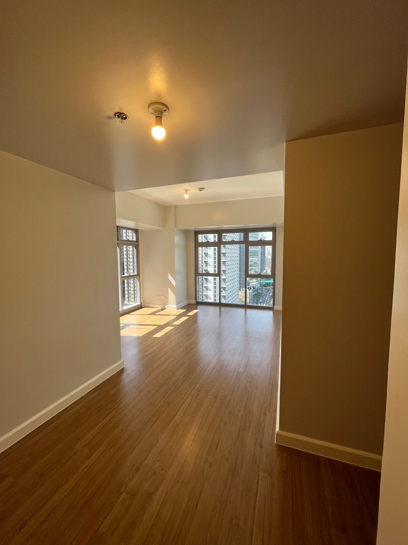 park triangle residences 1br for sale , bgc across serendra one De La ...