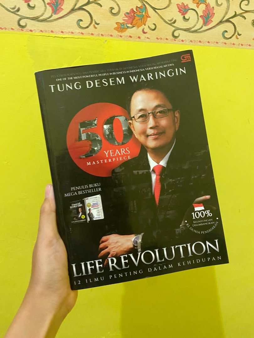 Buku Life Revolution, Buku & Alat Tulis, Buku di Carousell