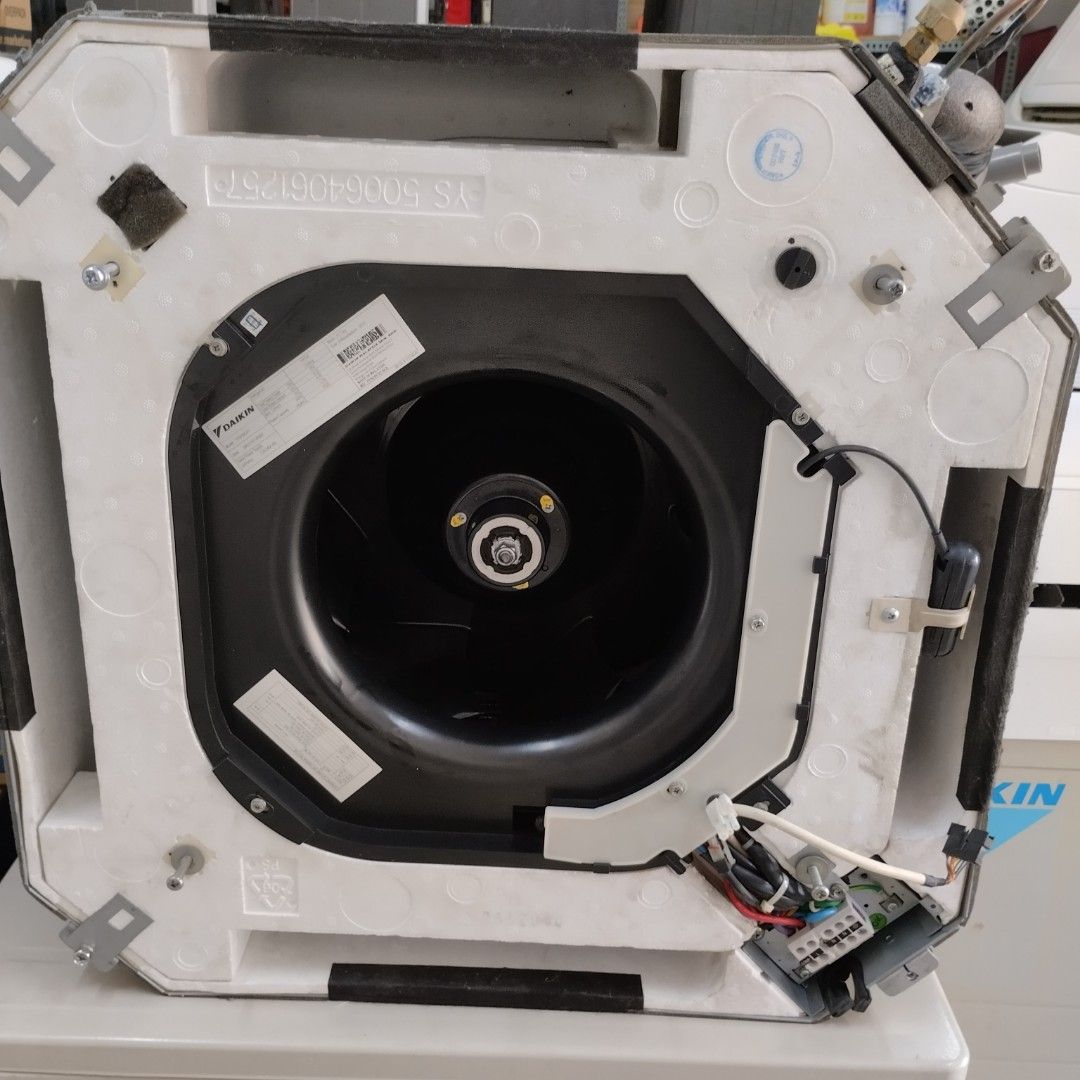 Daikin EcoKing 1Hp Used Ceiling Cassette Aircond Likenew R410A 2019, TV ...