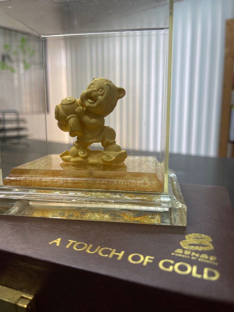 GOLD Tiger Display, Furniture & Home Living, Home Decor, Other Home ...