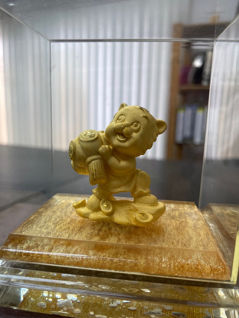 GOLD Tiger Display, Furniture & Home Living, Home Decor, Other Home ...