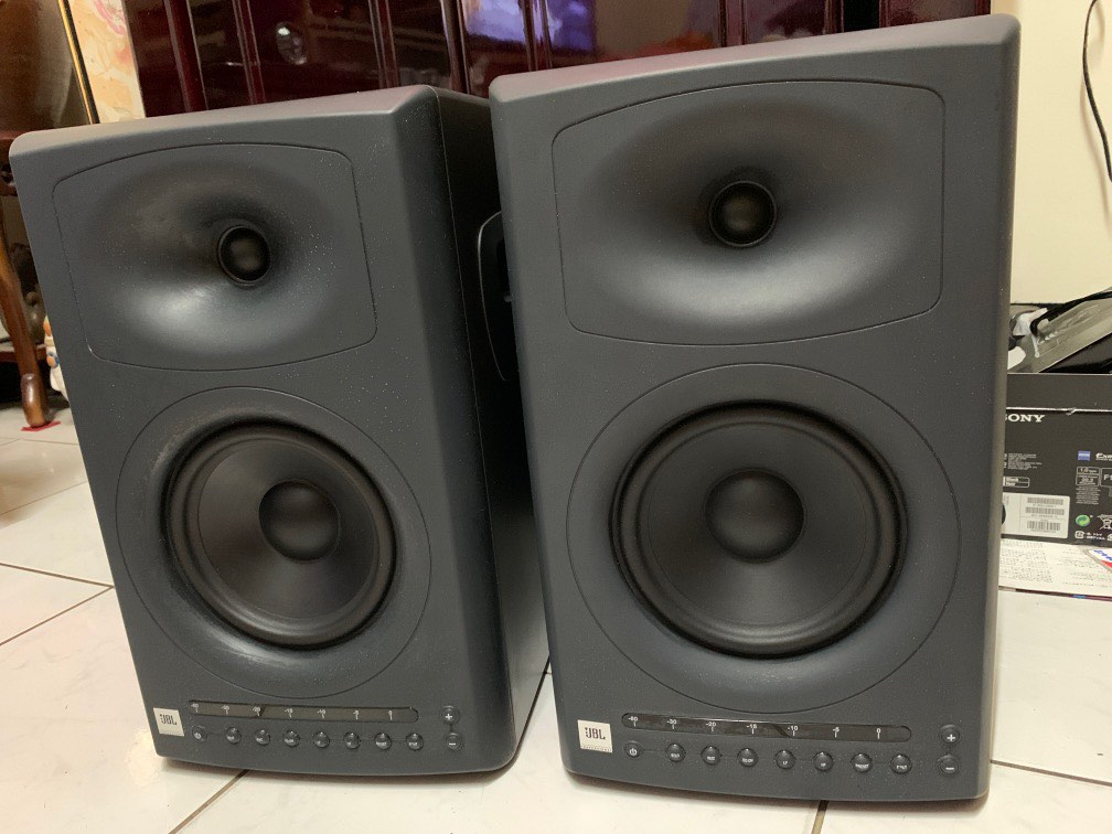JBL LSR 4326P專業級監聽喇叭, 耳機及錄音音訊設備, 其他音響配件及設備在旋轉拍賣