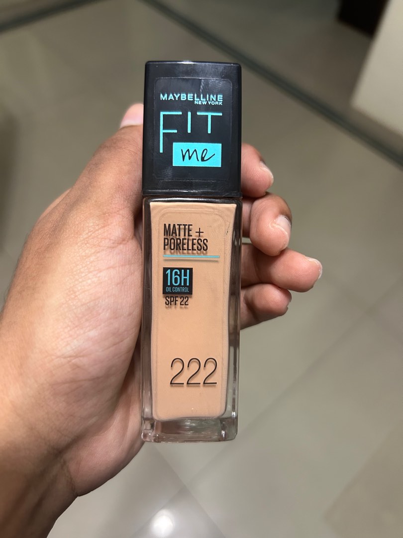 Maybelline Fit Me Matte + Poreless Foundation (Shade 222), Beauty ...