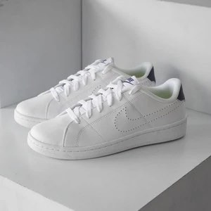 Nike courtyard royale 2, Women's Fashion, Footwear, Sneakers on Carousell