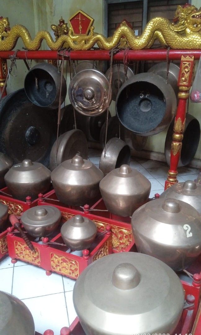Satu set alat musik gamelan, Antik, Lainnya di Carousell