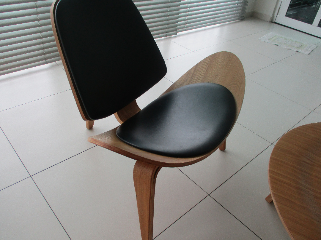 Smiling shell chair / designer chair, Furniture & Home Living ...