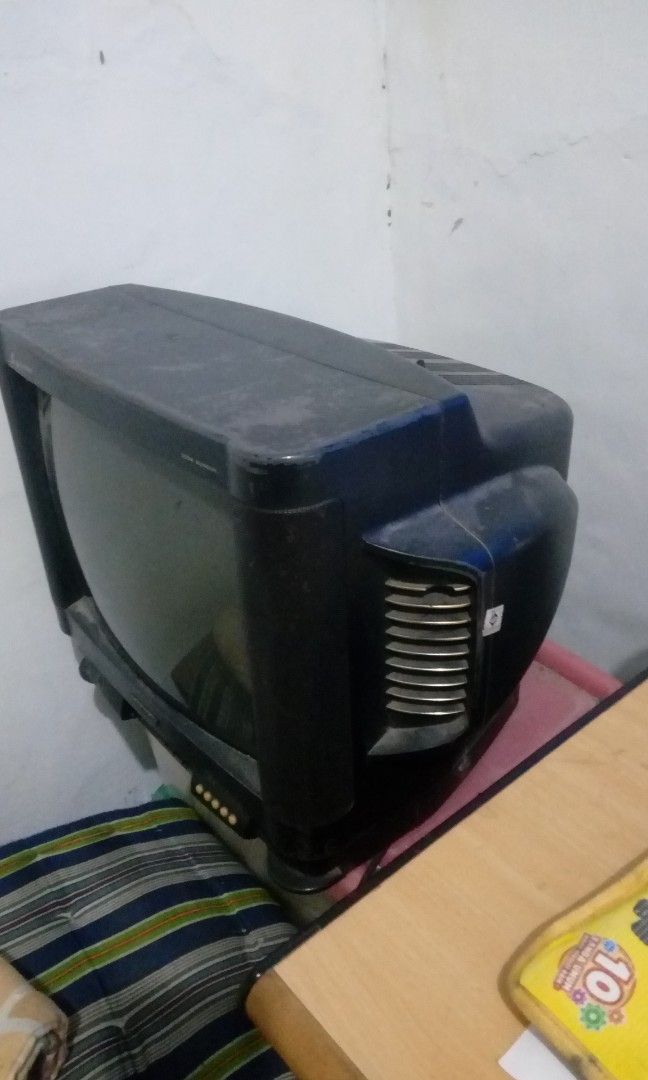 Tv Tabung Polytron 17 inch subwoofer, Elektronik, TV & Perlengkapan ...